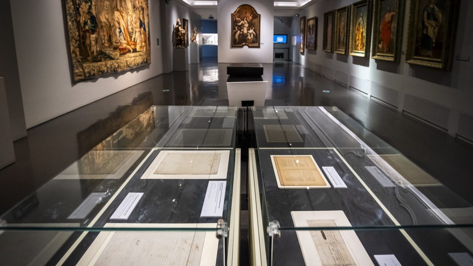 Conheça a história da Lotaria Nacional através de uma exposição patente ...